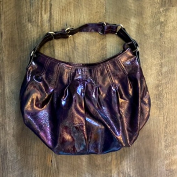 Daisy Fuentes | Bags | Daisy Fuentes Purple Shiny Purse | Poshmark